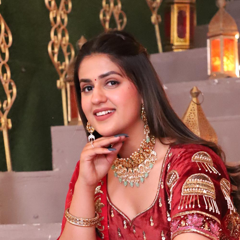 Pranjal Dahiya Age, Height, Biography, Net Worth, Husband In 2023-24 ...