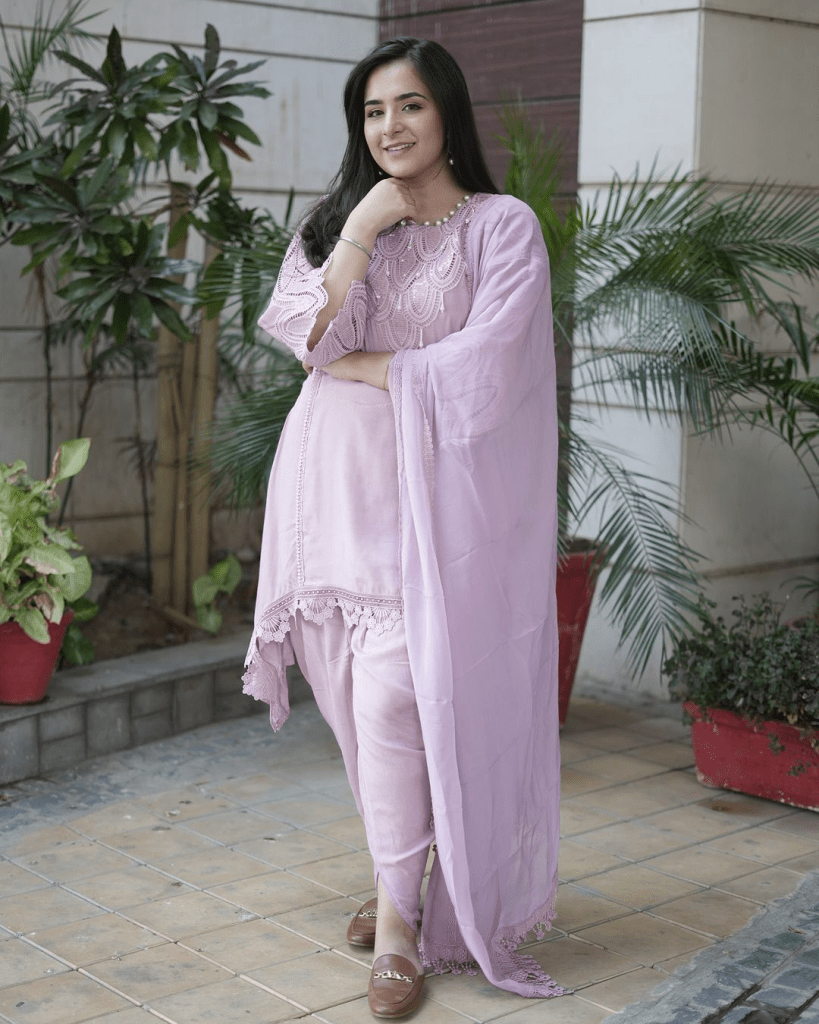 Sruishty Mann Biography, Debut, Birthday, Family, Affair, Net Worth ...