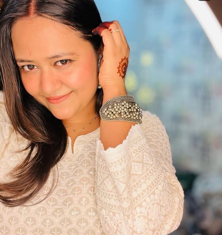 Astuti Anand Age, Height, Education, Career - Bollywood Celeb Net Worth